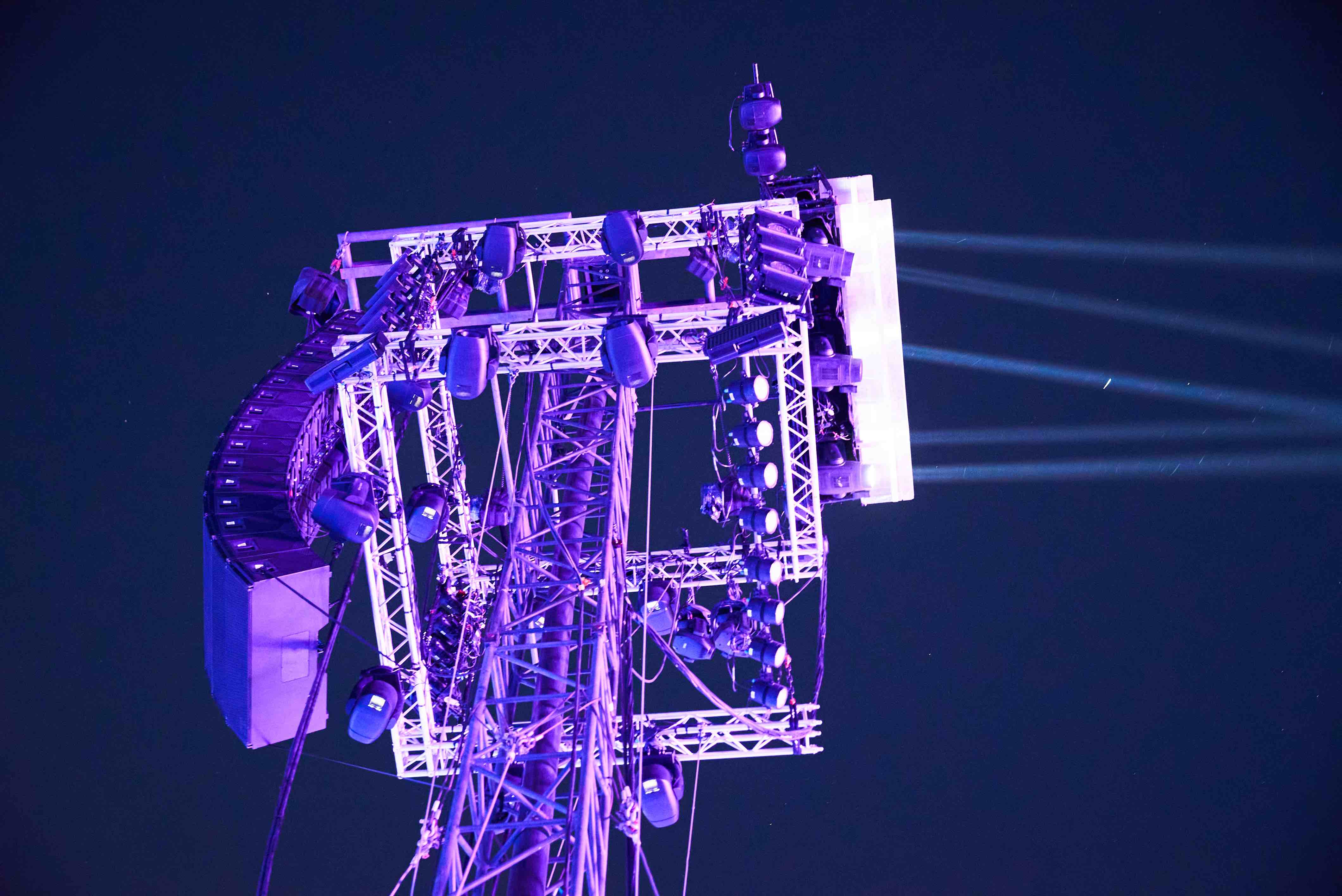 Coldplay Rigging Beauty - Pixmob